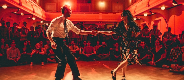 Learn to Swing Dance Online with Dax and Sarah - Rhythm Juice